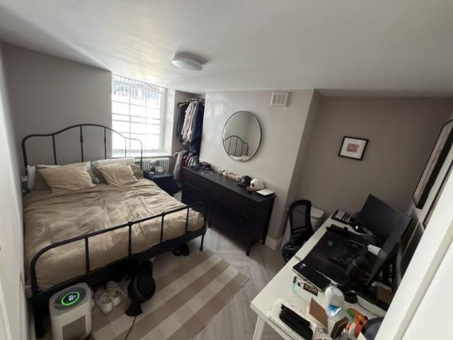 Room at Cable Street, Greater London