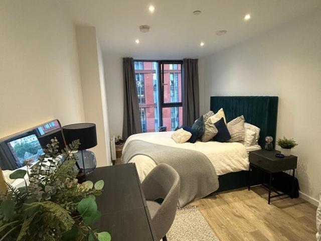 Room at Cable Street, Manchester