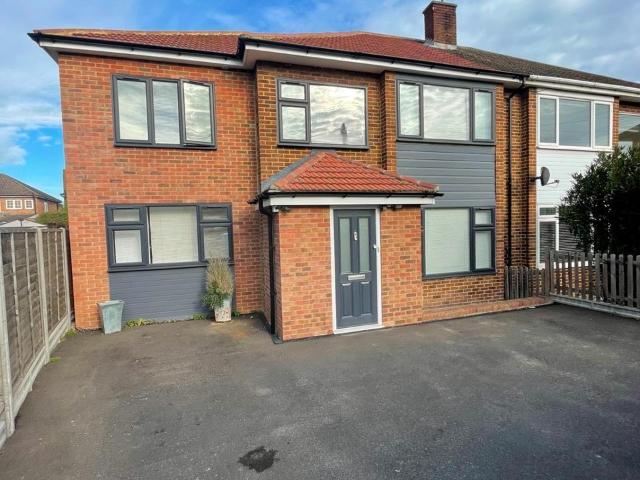 Room at Cadmore Lane, Cheshunt