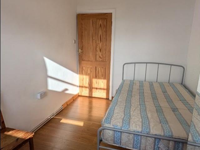 Room at Cadogan Road, Greater London