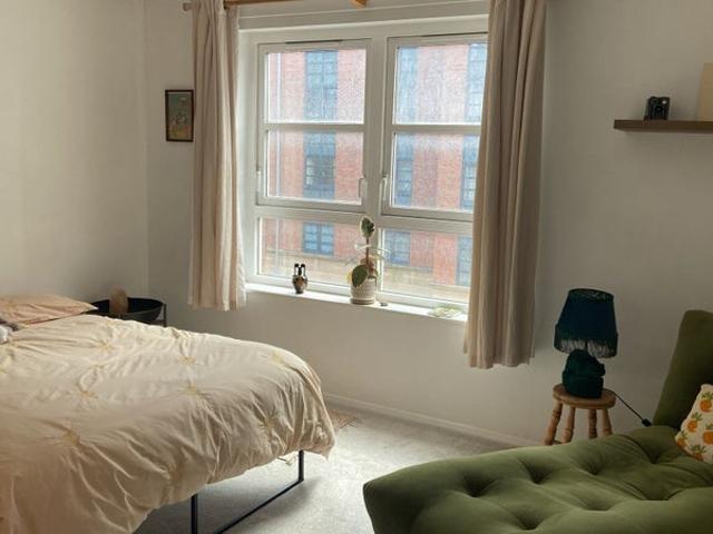 Room at Cadiz Street, City of Edinburgh