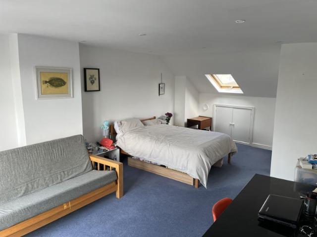 Room at Cairns Road, Bristol