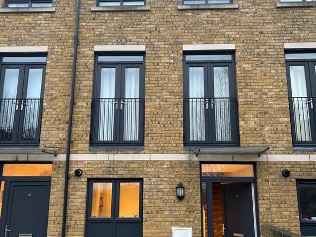 Room at Caldwell Close, Greater London