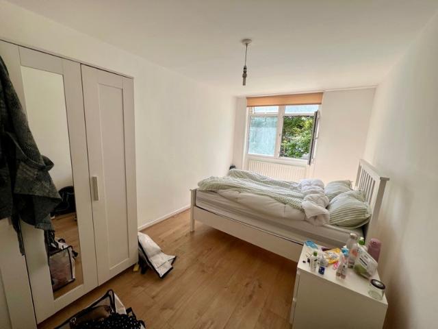 Room at Caldwell Street, Greater London