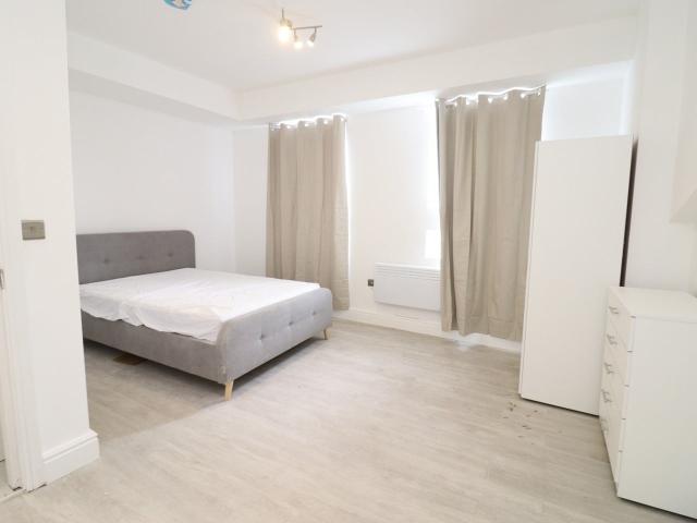 Room at Calderwood Street, Greater London