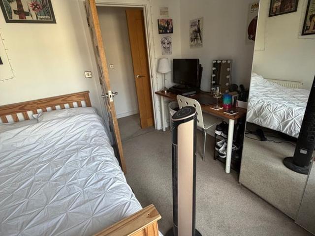 Room at Caledonian Square, Greater London