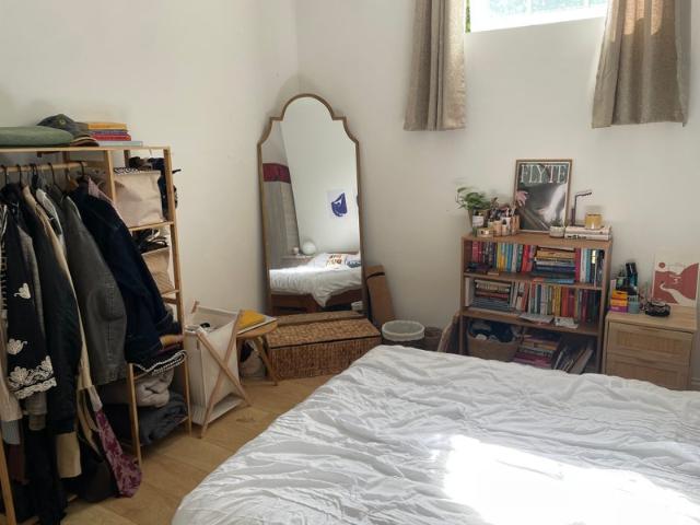 Room at Caledonian Road, Greater London