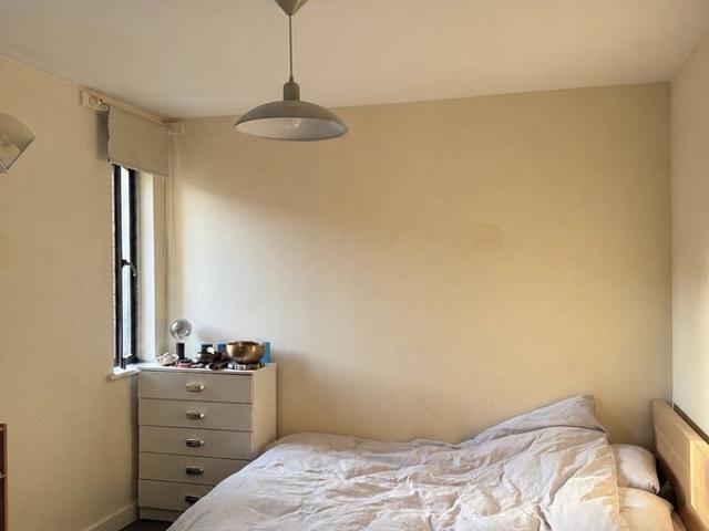 Room at Caledonian Road, Greater London