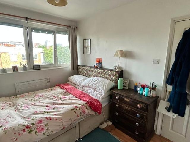 Room at Caledonian Road, Greater London