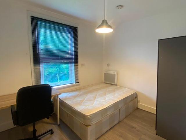 Room at Callcott Road, Greater London