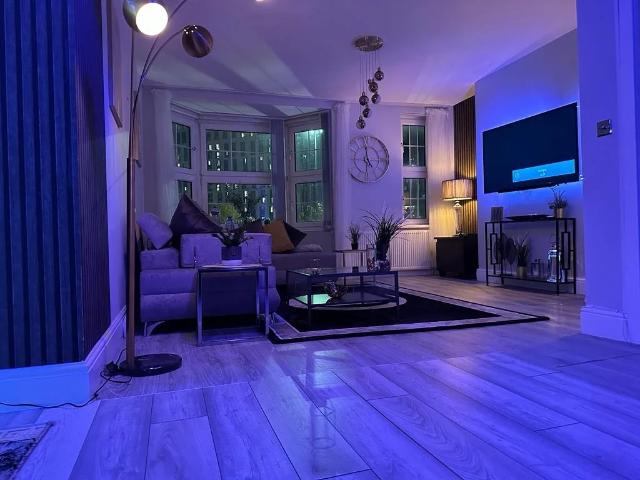 Room at Calthorpe Road, Birmingham