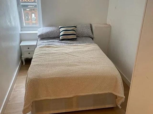 Room at Calverley Street, Leeds