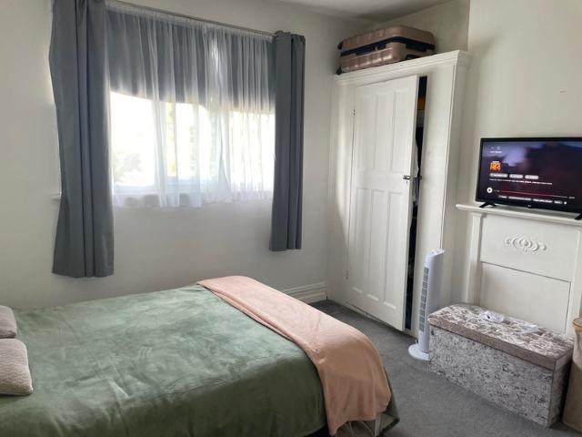 Room at Camberley Avenue, Greater London