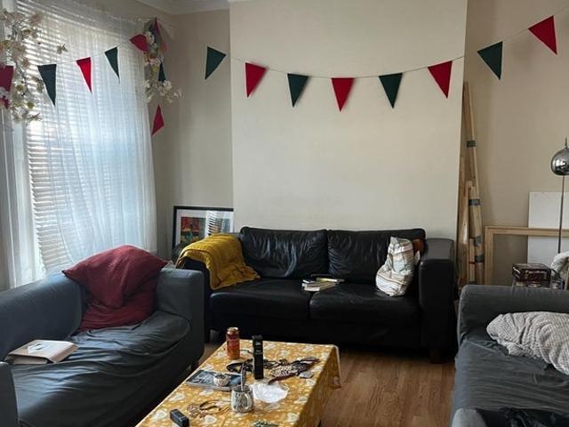 Room at Camberwell New Road, Greater London