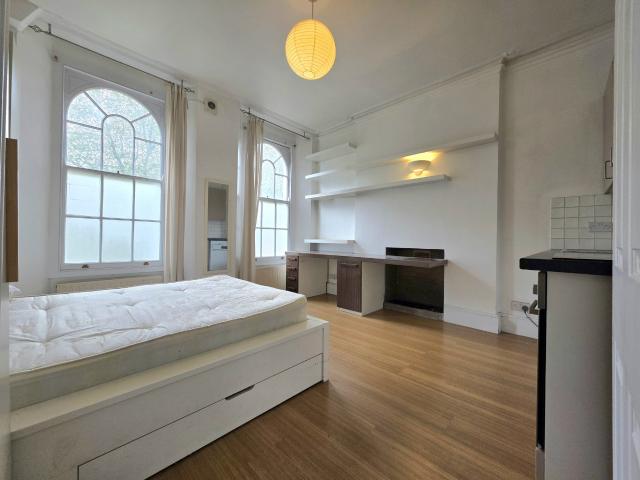 Room at Camberwell Road, Greater London