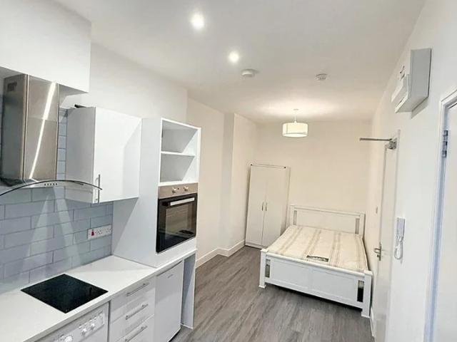 Room at Camberwell Road, Greater London