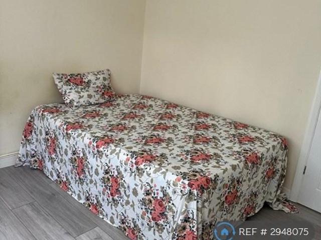 Room at Cambria Close, Greater London