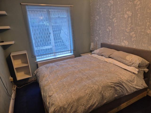 Room at Cambridge Gardens, Greater London