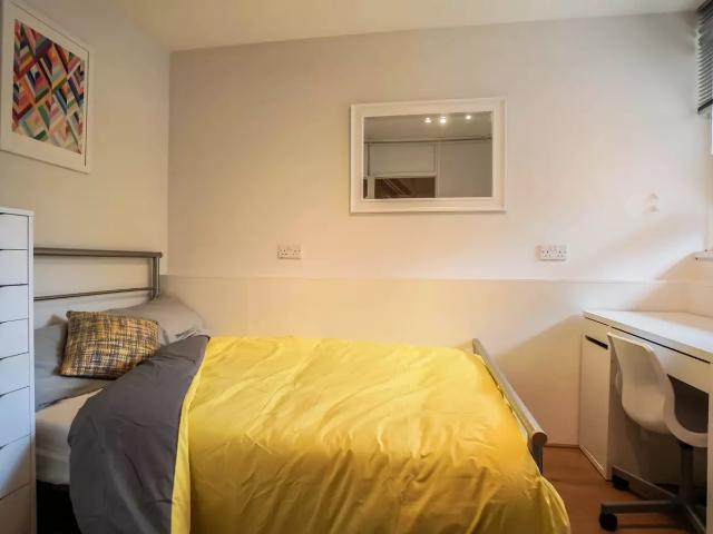 Apartment at Cambridge Heath Road, Greater London