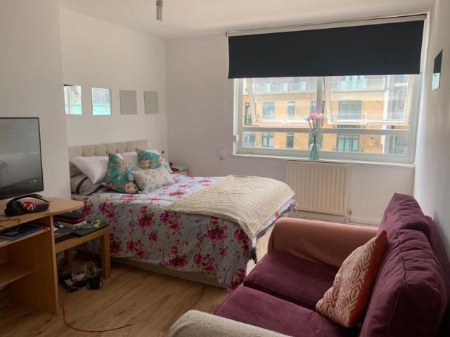 Room at Cambridge Heath Road, Greater London