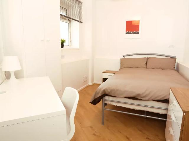 Room at Cambridge Heath Road, Greater London