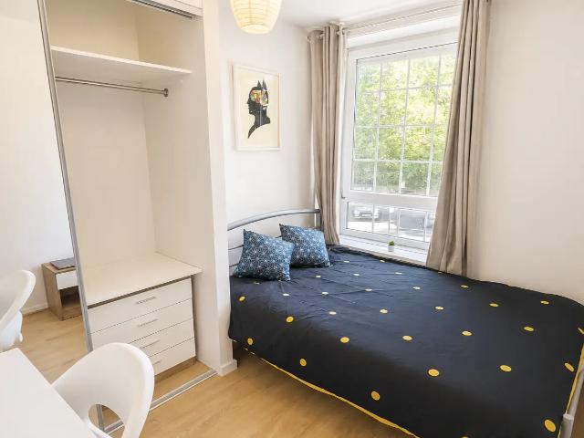 Room at Cambridge Heath Road, Greater London