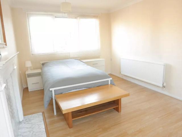 Room at Cambridge Heath Road, Greater London