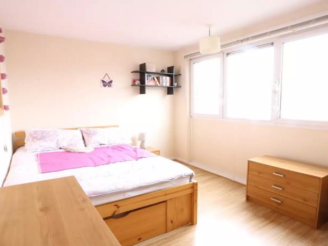 Room at Cambridge Heath Road, Greater London
