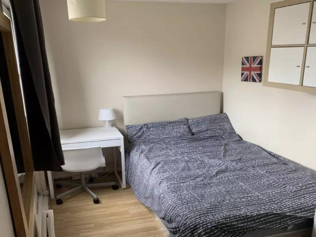 Room at Cambridge Heath Road, Greater London