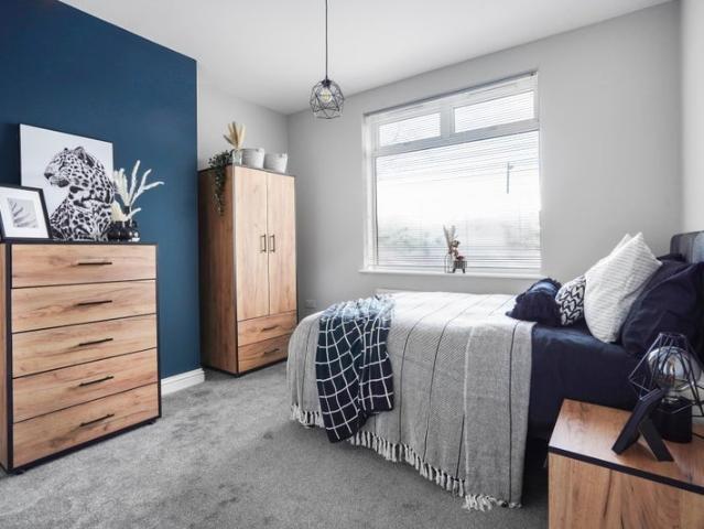 Room at Cambridge Street, Wakefield