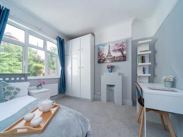 Room at Camden Gardens, Greater London
