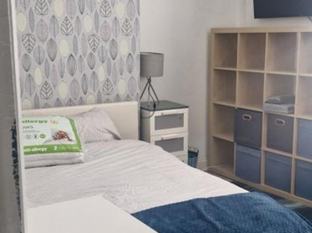 Room at Camden Road, Greater London