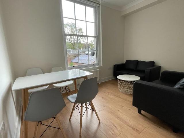 Room at Camden Road, Greater London