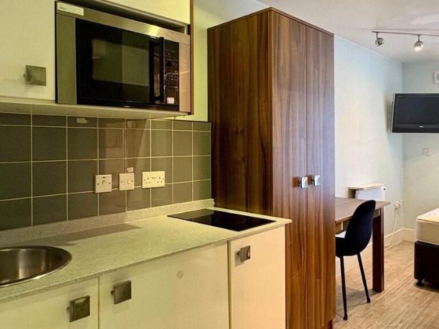 Room at Camden Road, Greater London