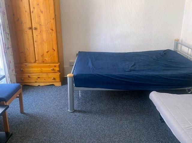 Room at Camden Road, Greater London