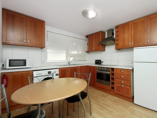 Room at Camden Road, Greater London
