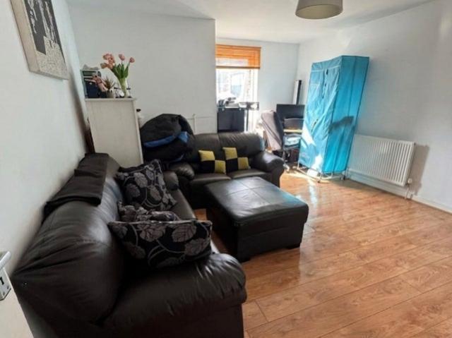 Room at Camden Road, Greater London