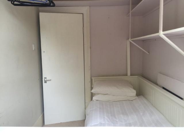 Room at Camden Square, Greater London