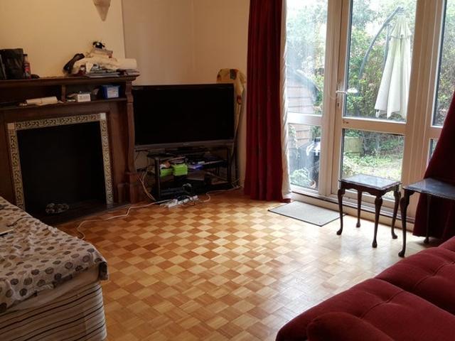 Room at Camden Street, Greater London