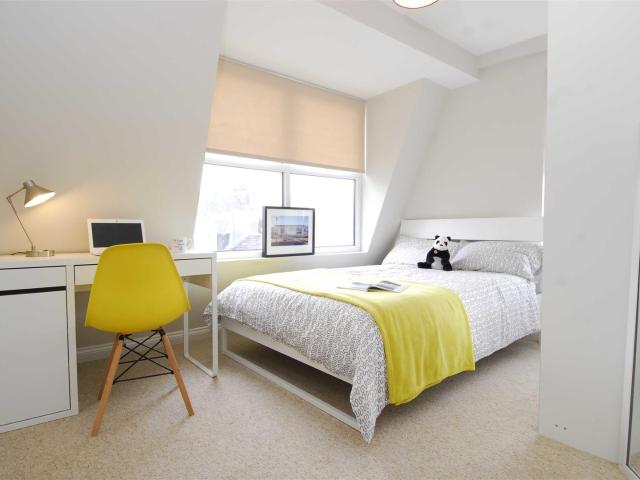 Room at Camden Street, Plymouth