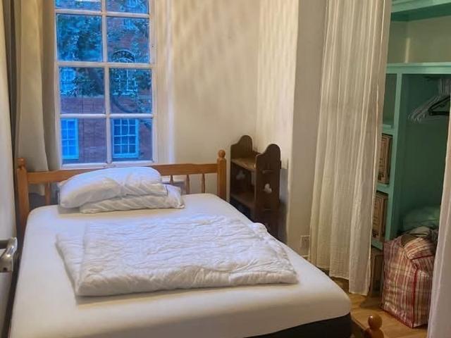 Room at Camlet Street, Greater London