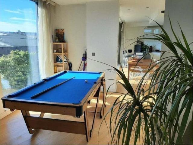 Room at Camley Street, Greater London