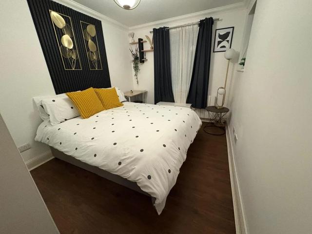 Room at Campbell Road, Greater London