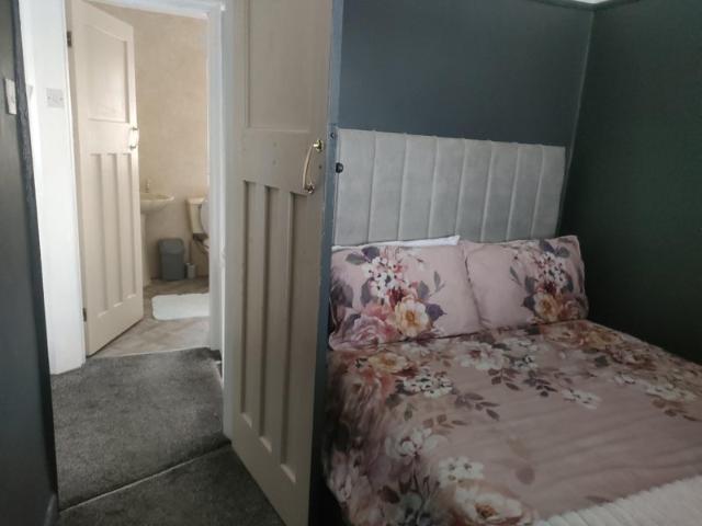 Room at Campbell Road, Salford