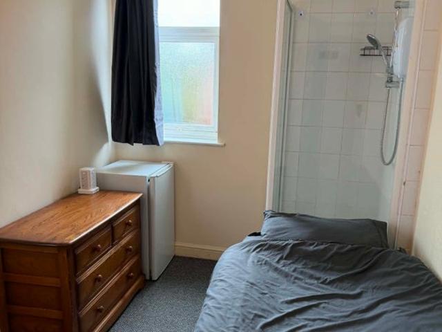 Room at Campbell Road, Stoke on Trent