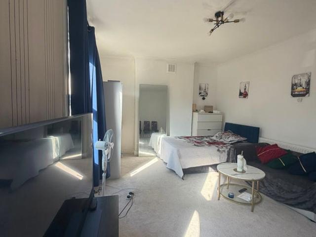 Room at Cann Hall Road, Greater London