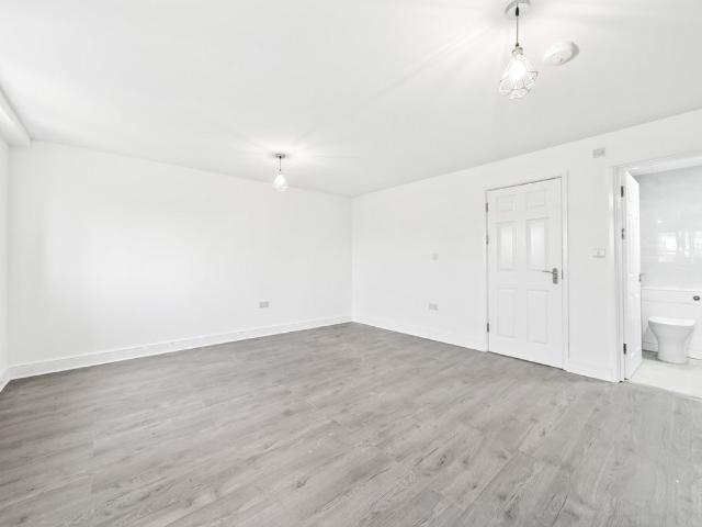 Room at Cannon Street Road, Greater London