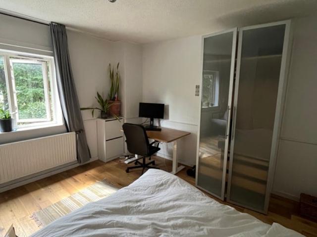 Room at Canonbury Street, Greater London