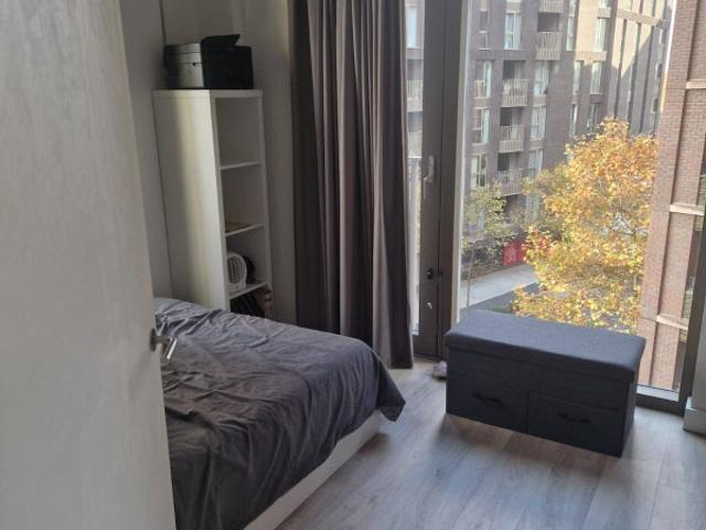 Room at Canal Reach, Greater London