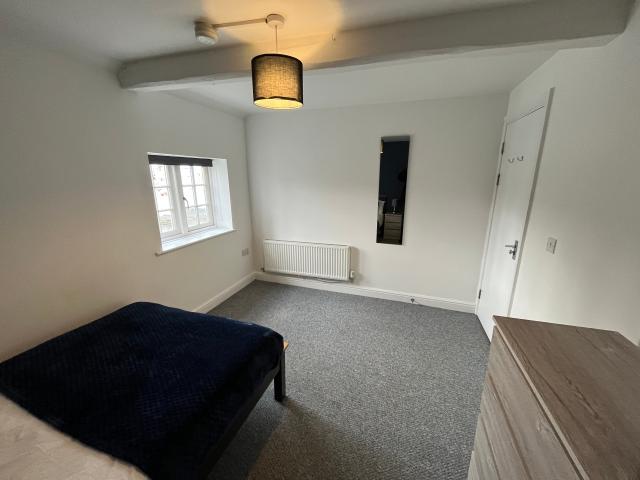 Room at Canal Road, Bassetlaw